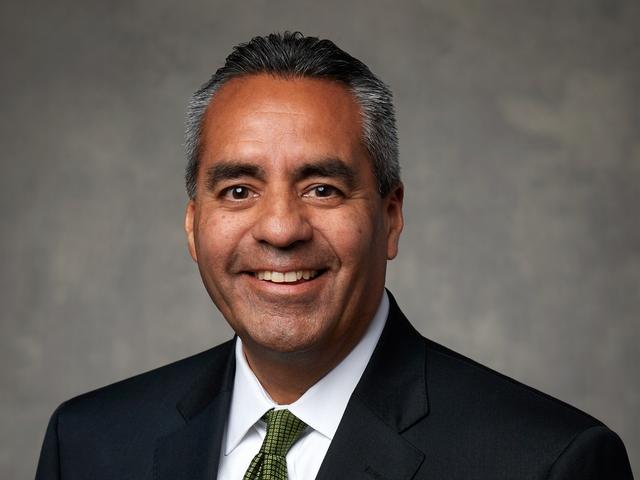 Élder Jorge T. Becerra